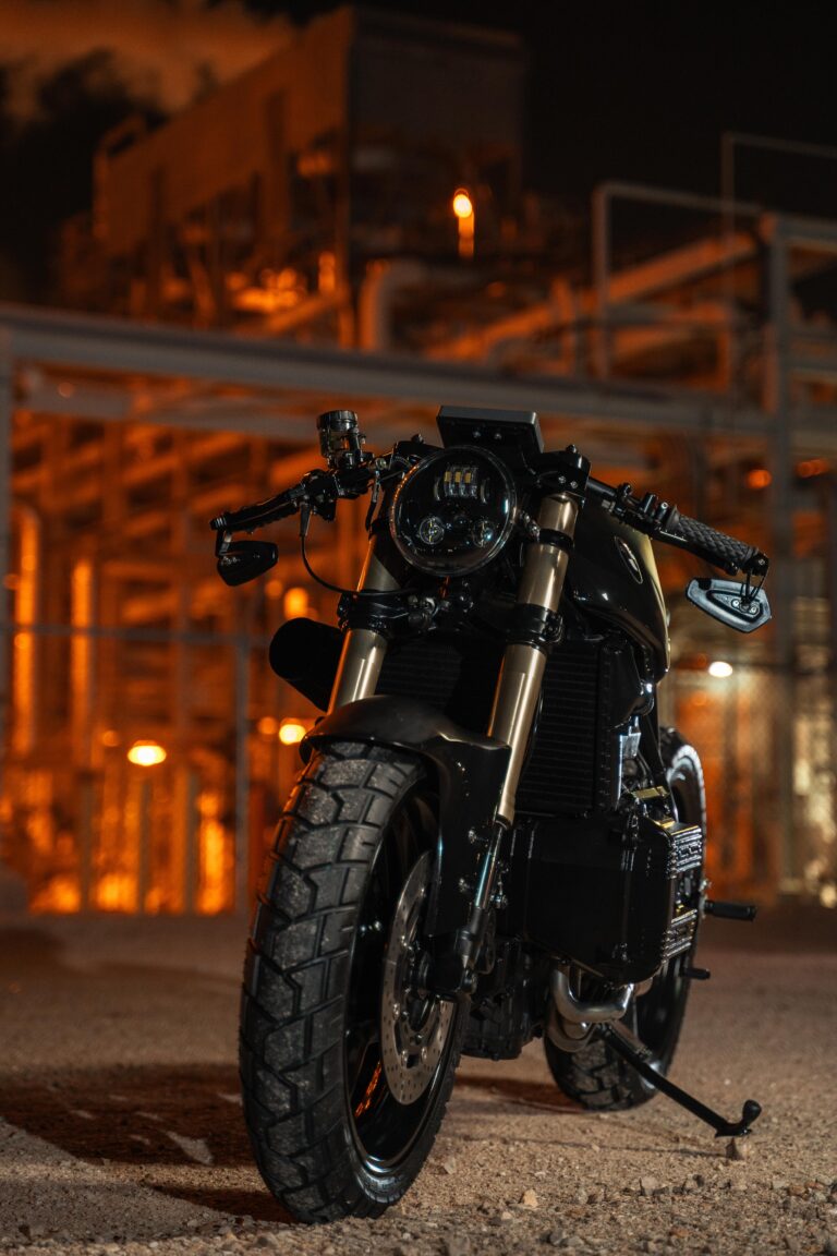 Cyberpunk: 1992 BMW K75 Café Racer by Arnas with R1 Front End